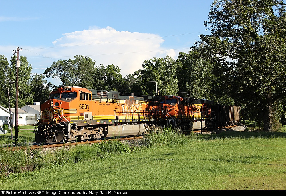 BNSF 5601